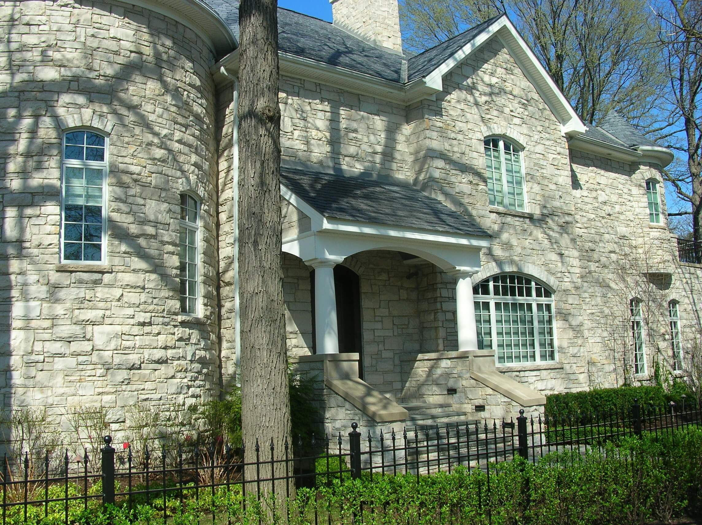 Eden Machine Cut Veneer Rockfaced | Brickworks Supply