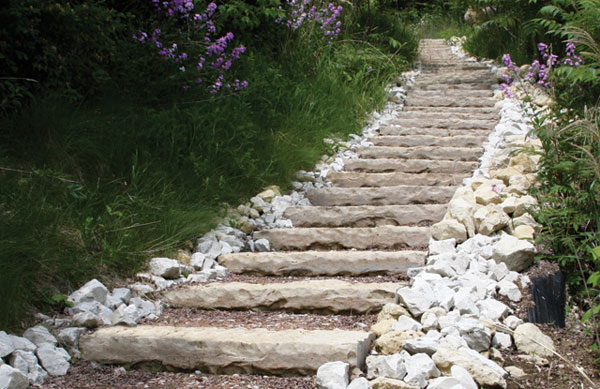 Halquist Lannon Park Stone Steps | Brickworks Supply