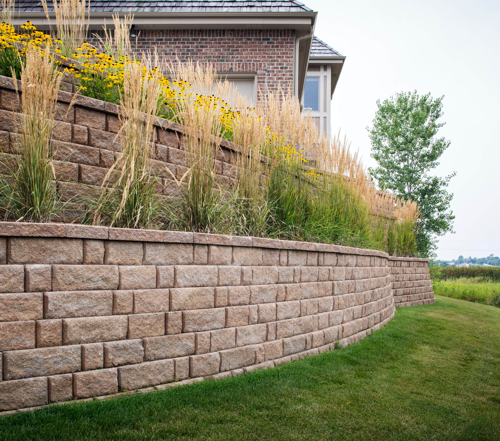Belgard Highland Stone® Retaining Wall | Brickworks Supply