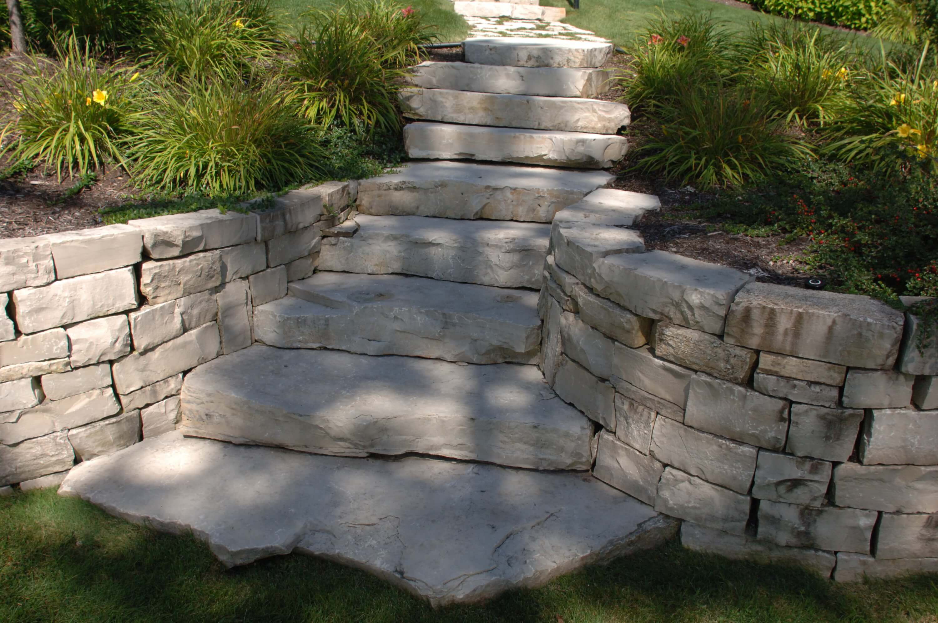 Eden Outcropping Steps | Brickworks Supply