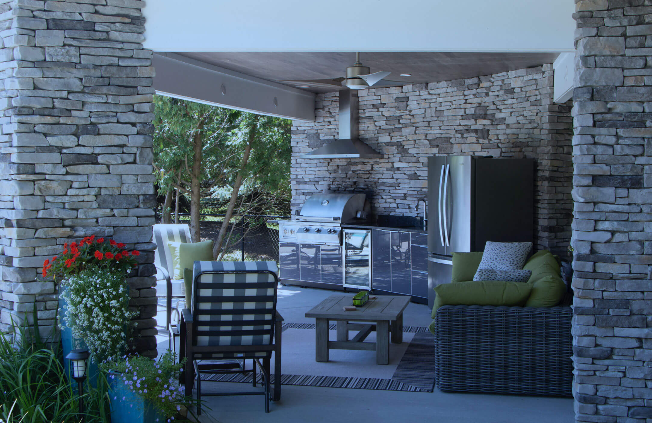 Rustic Ledgestone Sierra Gray | Brickworks Supply